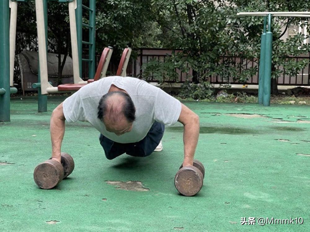 Can push-ups test a man's physical fitness level? How many can he do at ...