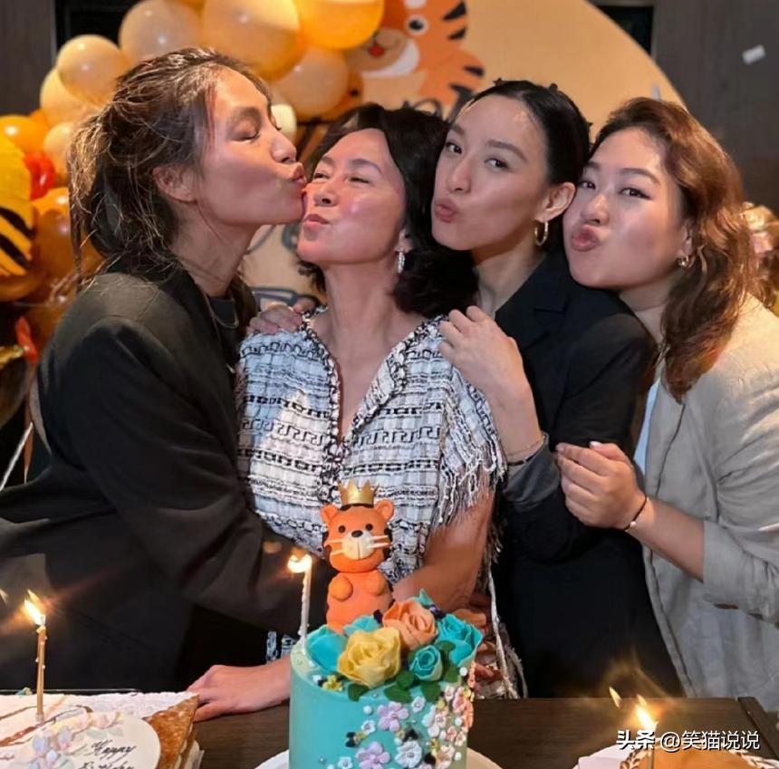 He Chaoqiong's goddaughter posted a photo to celebrate her birthday ...