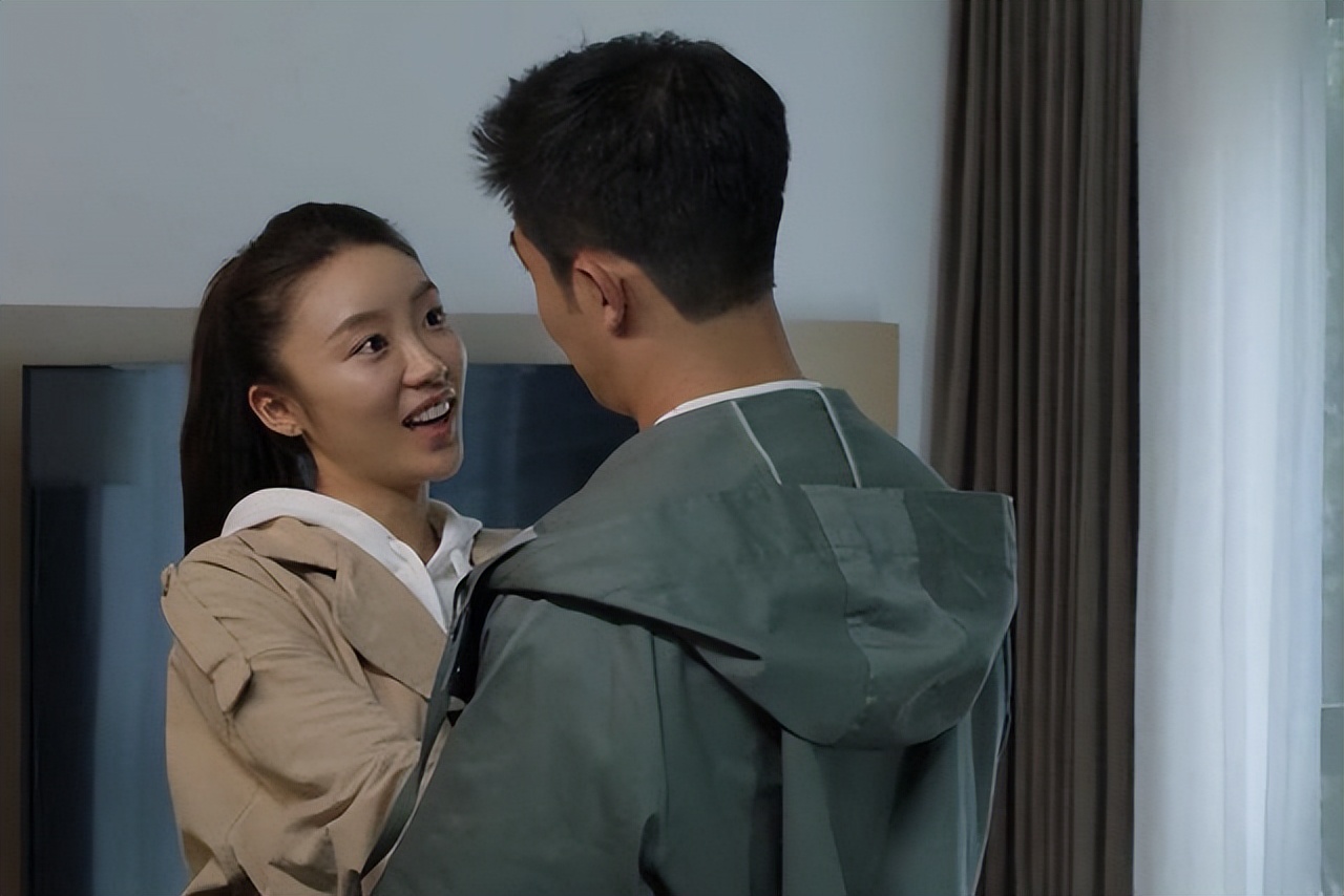 The father of the sleeping girlfriend, the mother of the black ...