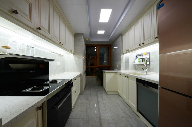 Which one should be installed first, the kitchen ceiling or the wall ...