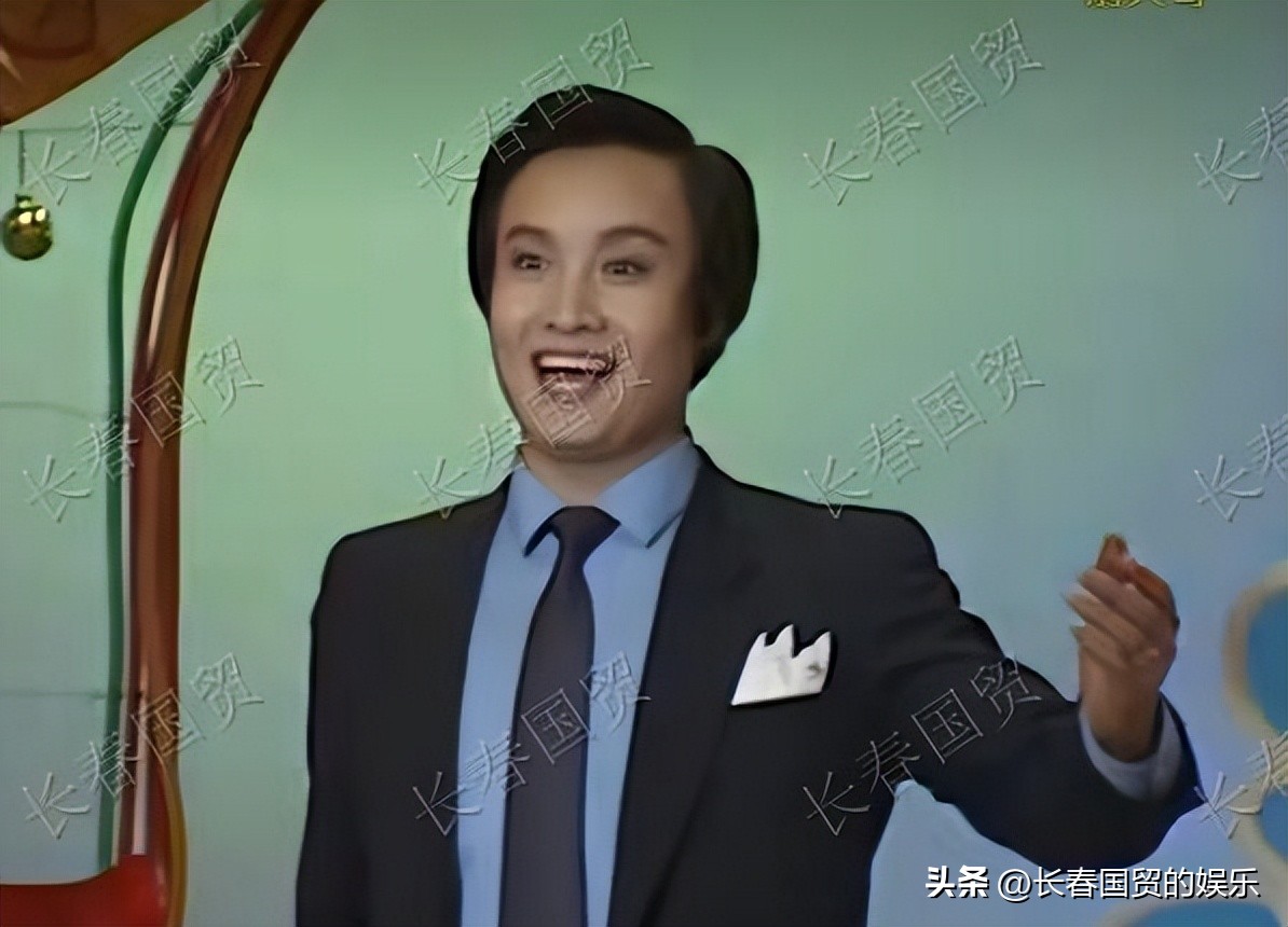 Yan Weiwen's first photo of the Spring Festival Gala 34 years ago was ...