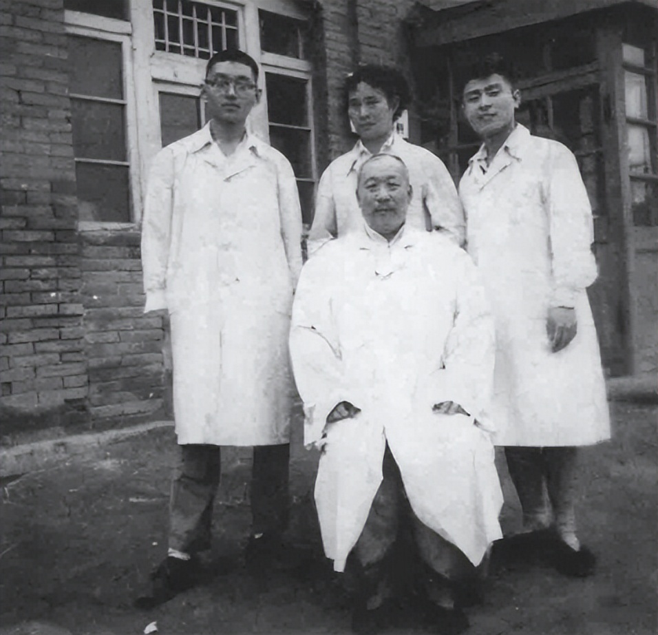 After Pu Yi died of illness in 1967, how was Li Shuxian's life?He wrote ...