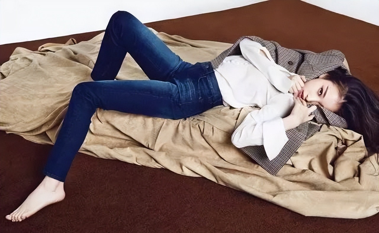 Ni Ni's feet are so beautiful, I'm afraid it's more than enough to be a ...