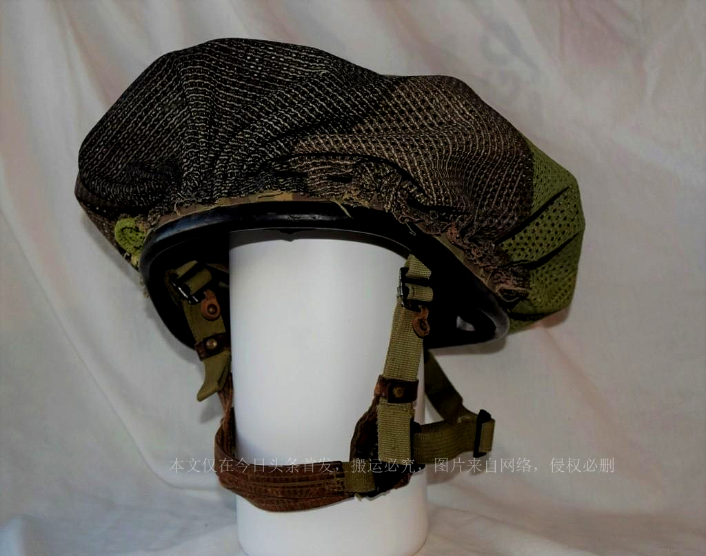 What kind of equipment do Israeli soldiers wear big hats? - iMedia