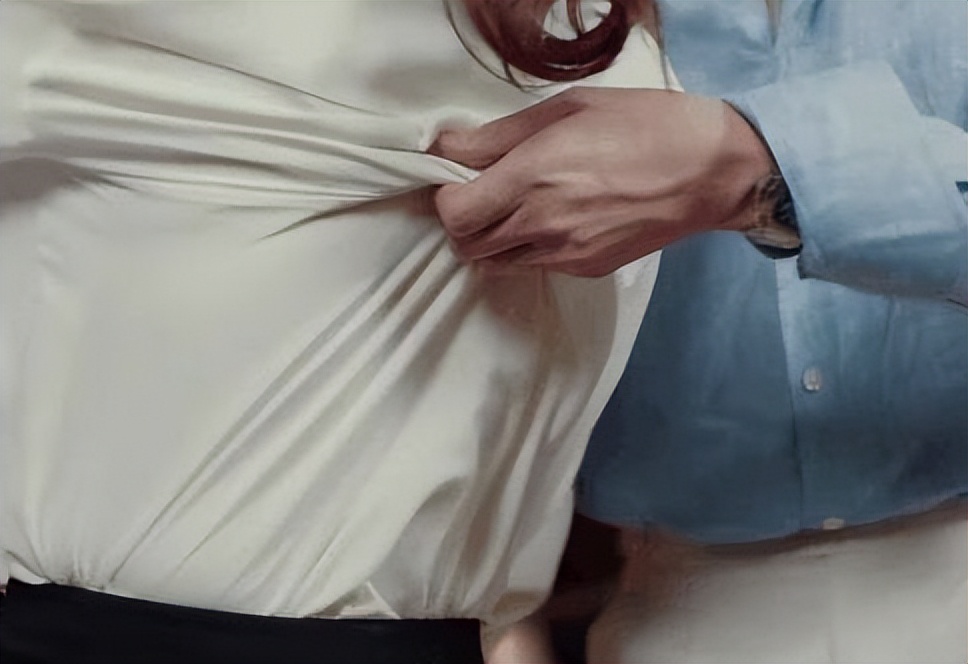 After pulling the underwear belt, Zhang Han's new drama attacked the chest and Wang Xiaochen ...