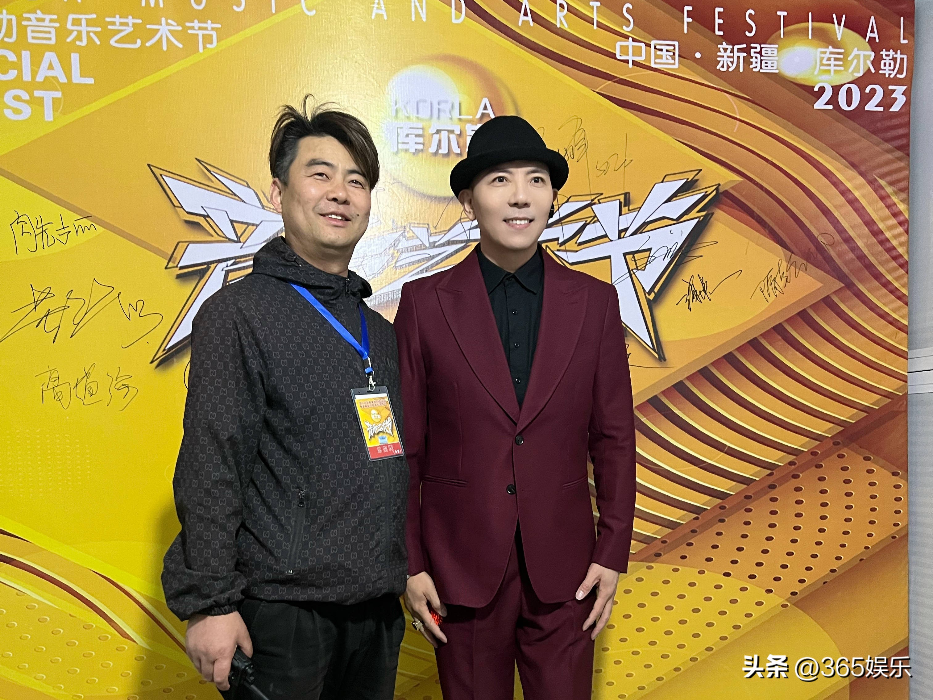 Singer Nie Linfeng sang passionately at Xinjiang Korla Music Festival ...