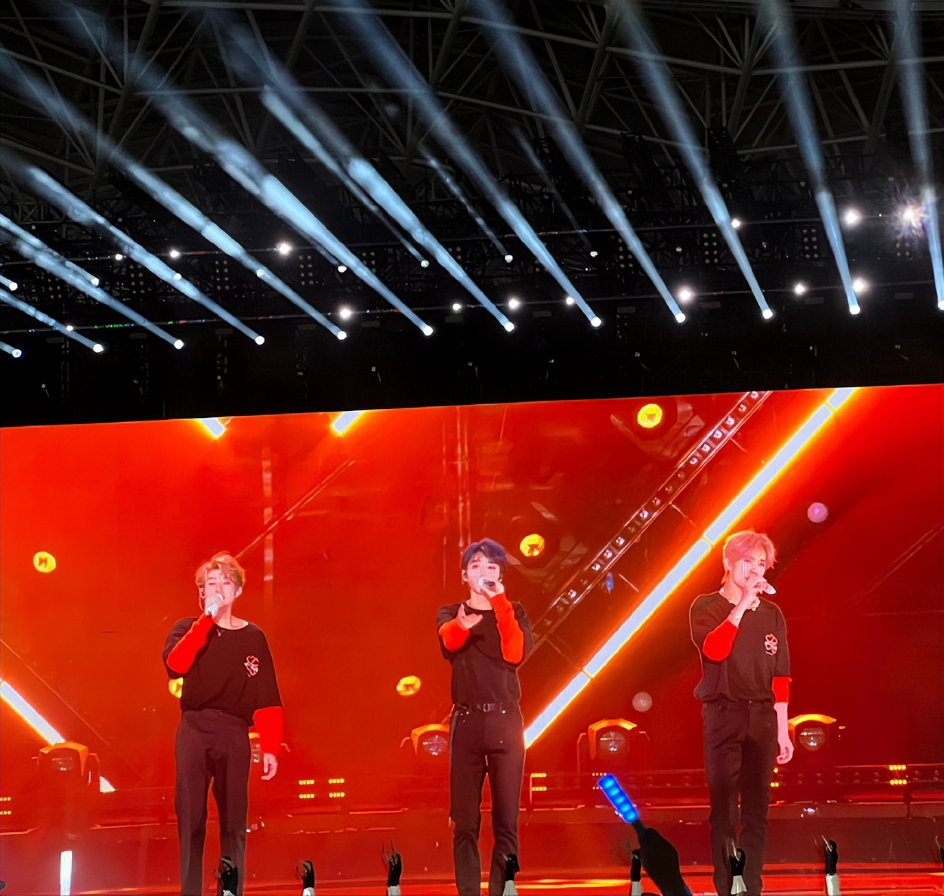 It's so outrageous, the 10th anniversary concert was really funny! - iNEWS