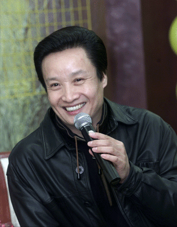 Yan Weiwen: Accompanying his wife to fight cancer for 32 years, his son ...