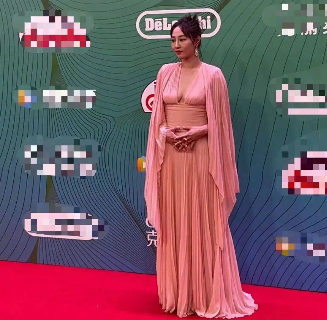 Bai Baihe's career line overturned on the red carpet show! Before the ...