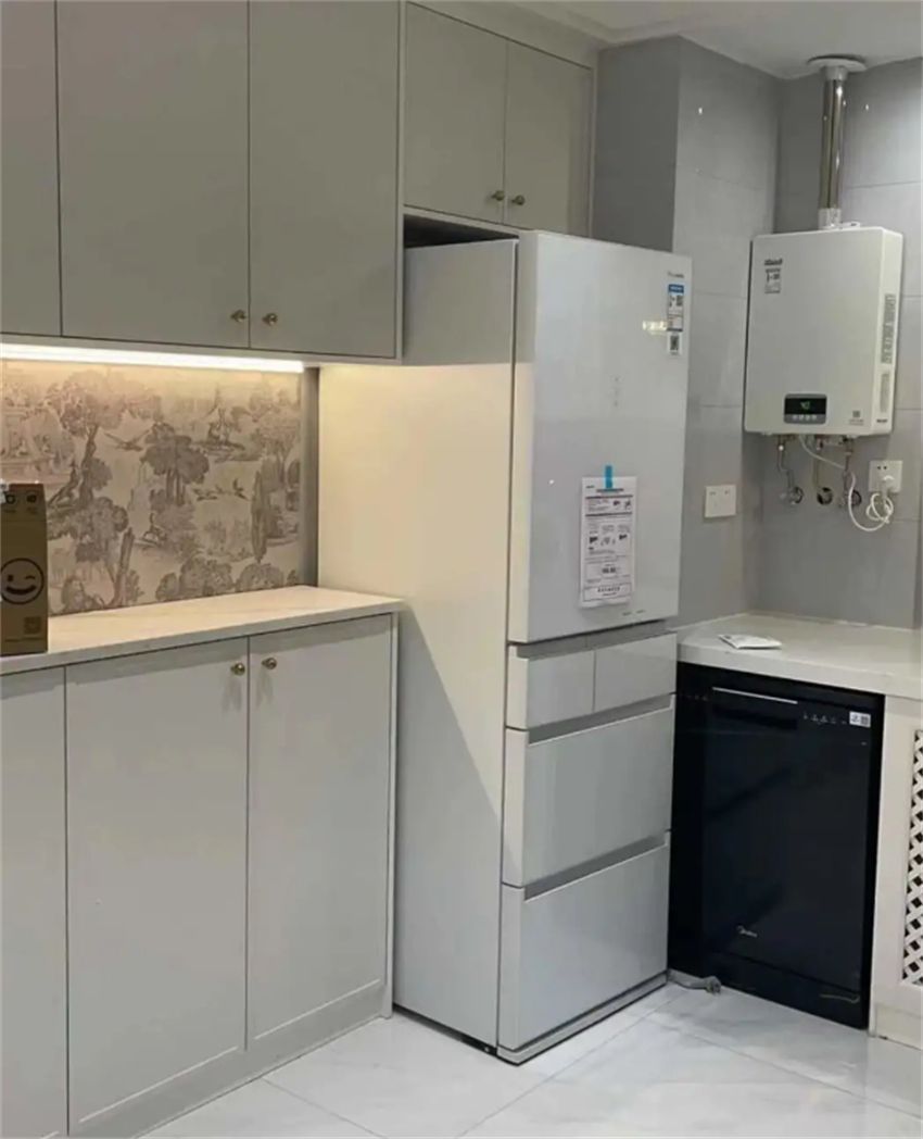 Don't do this kind of "fake embedded refrigerator" again!Expensive and ...