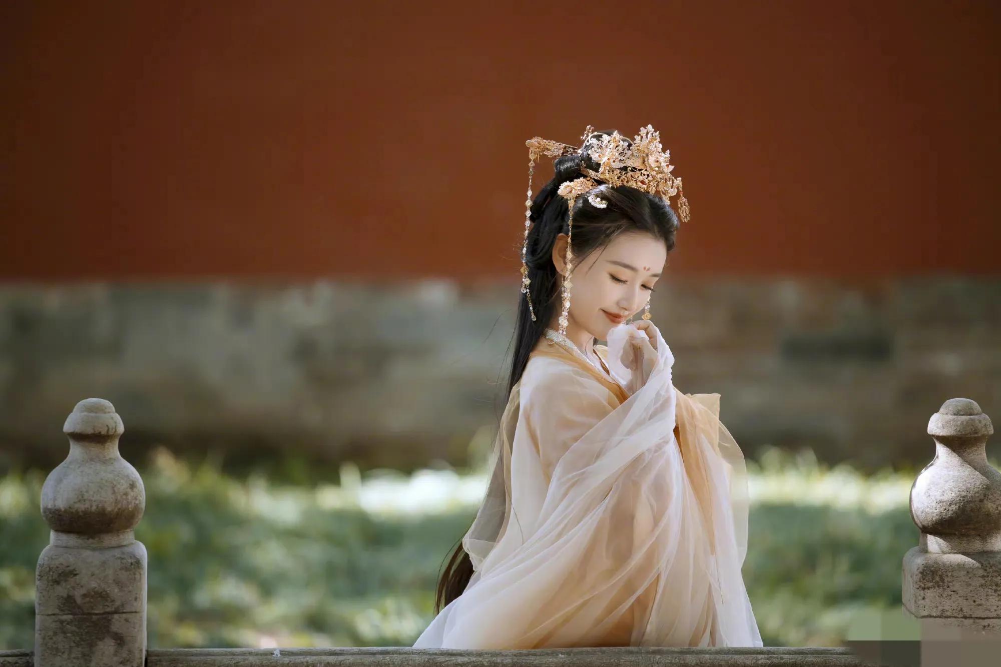 Jiang Yiyi's old-fashioned photo shoot is fresh and lively, with a ...