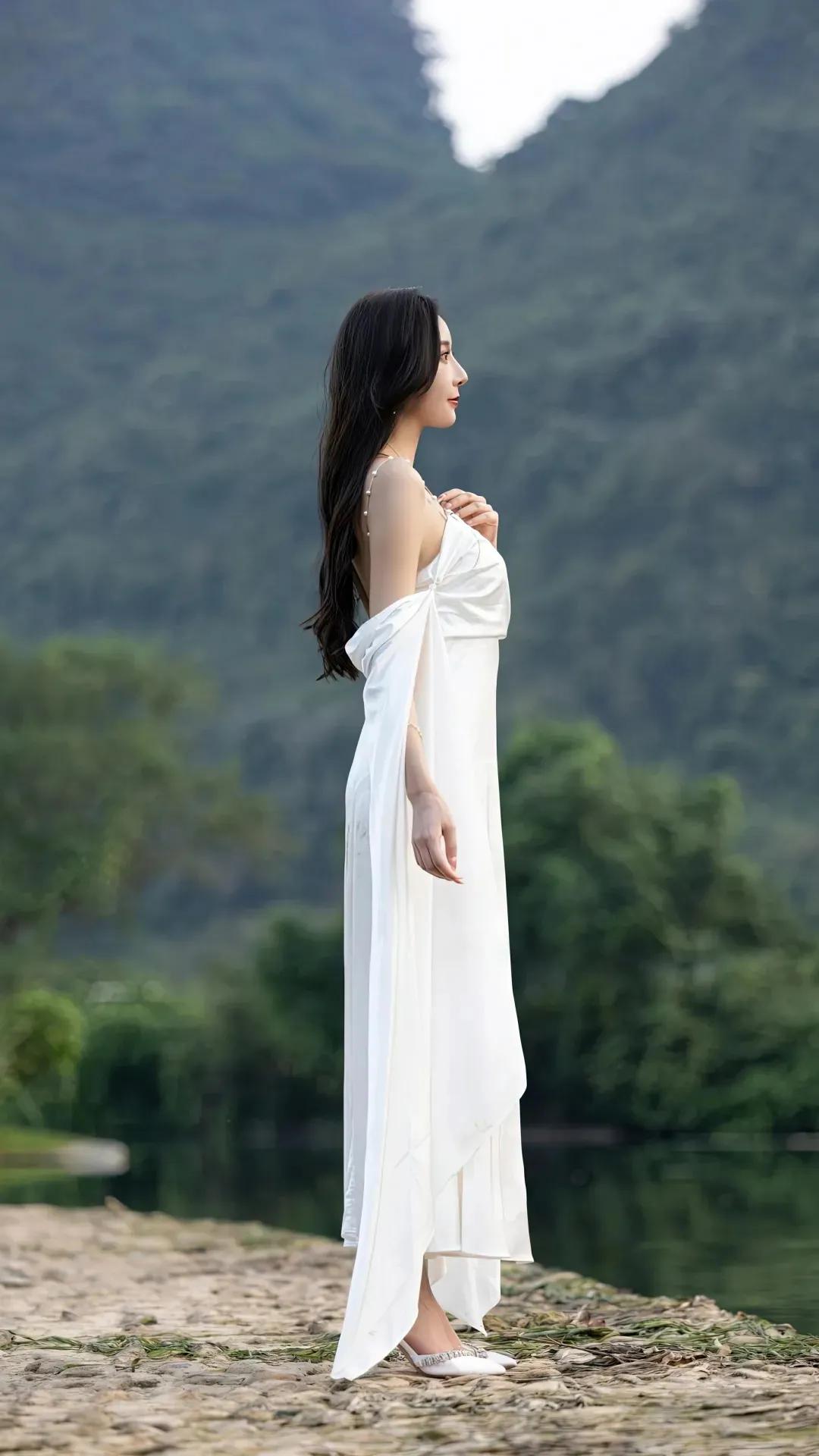 Miss Wang Xinyao's beauty is as dazzling as this white dress - iMedia