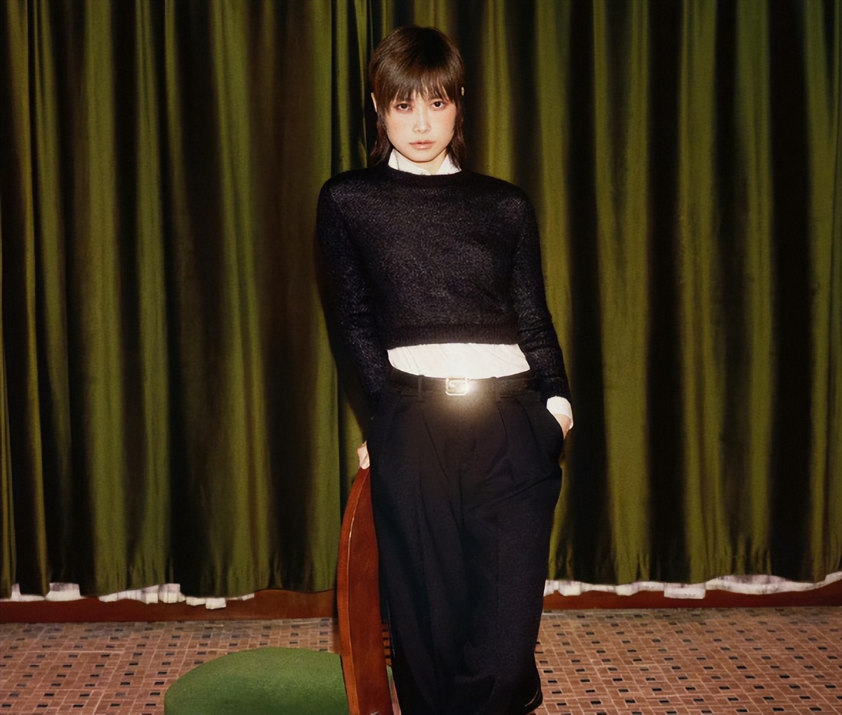 Li Yuchun, the cover character of Harper's Bazaar's June issue, opened ...