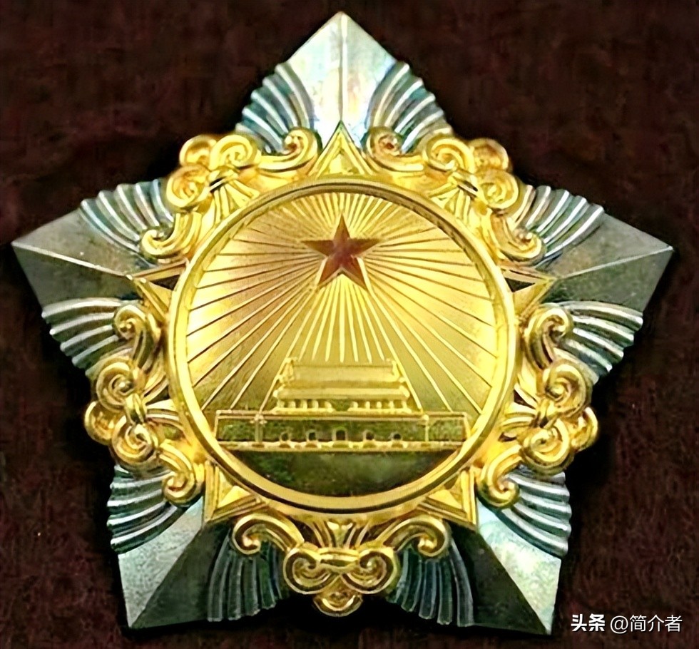 A modern figure in Hubei Province, the former political commissar of ...