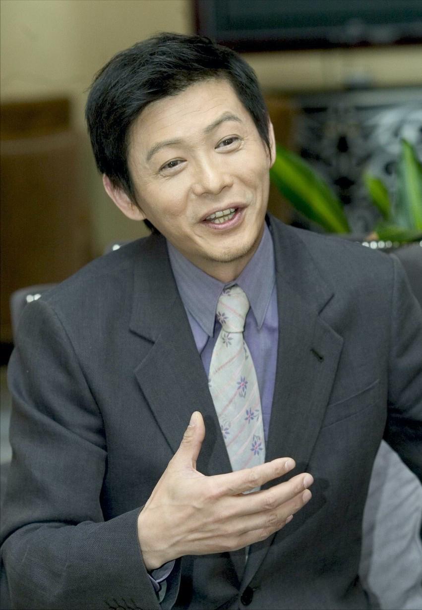 CCTV host Cheng Qian: I didn't know my biological father for 14 years ...