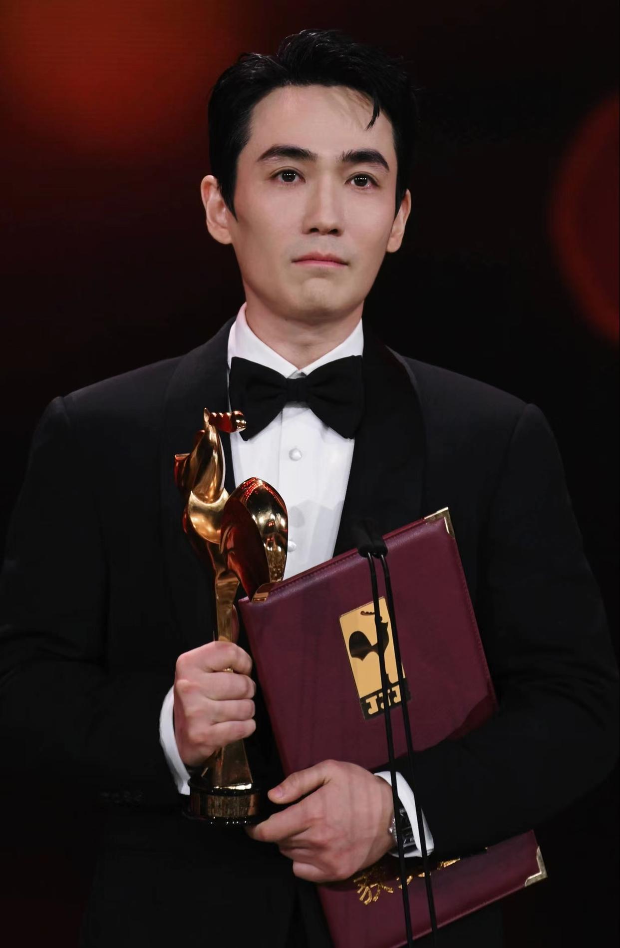 Zhu Yilong wins the Golden Rooster Award for Best Actor!Wu Jing, Chen ...