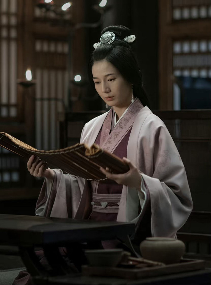 Xinghan is splendid and the moon rises to the sea: 9 beauties with ...