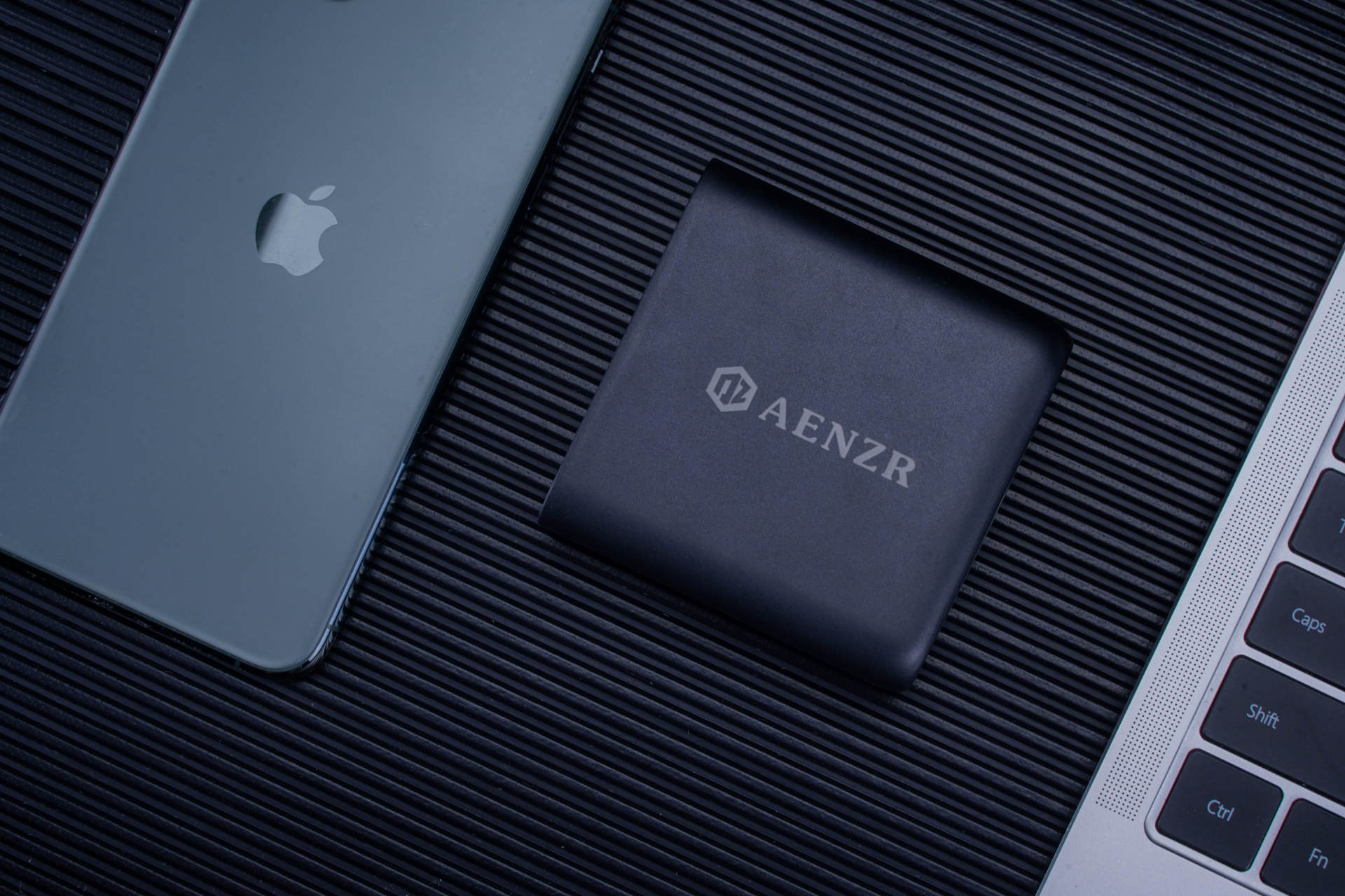 充電速度快，出門只帶它就行，上手體驗AENZR130W氮化鎵充電器 - 資訊咖