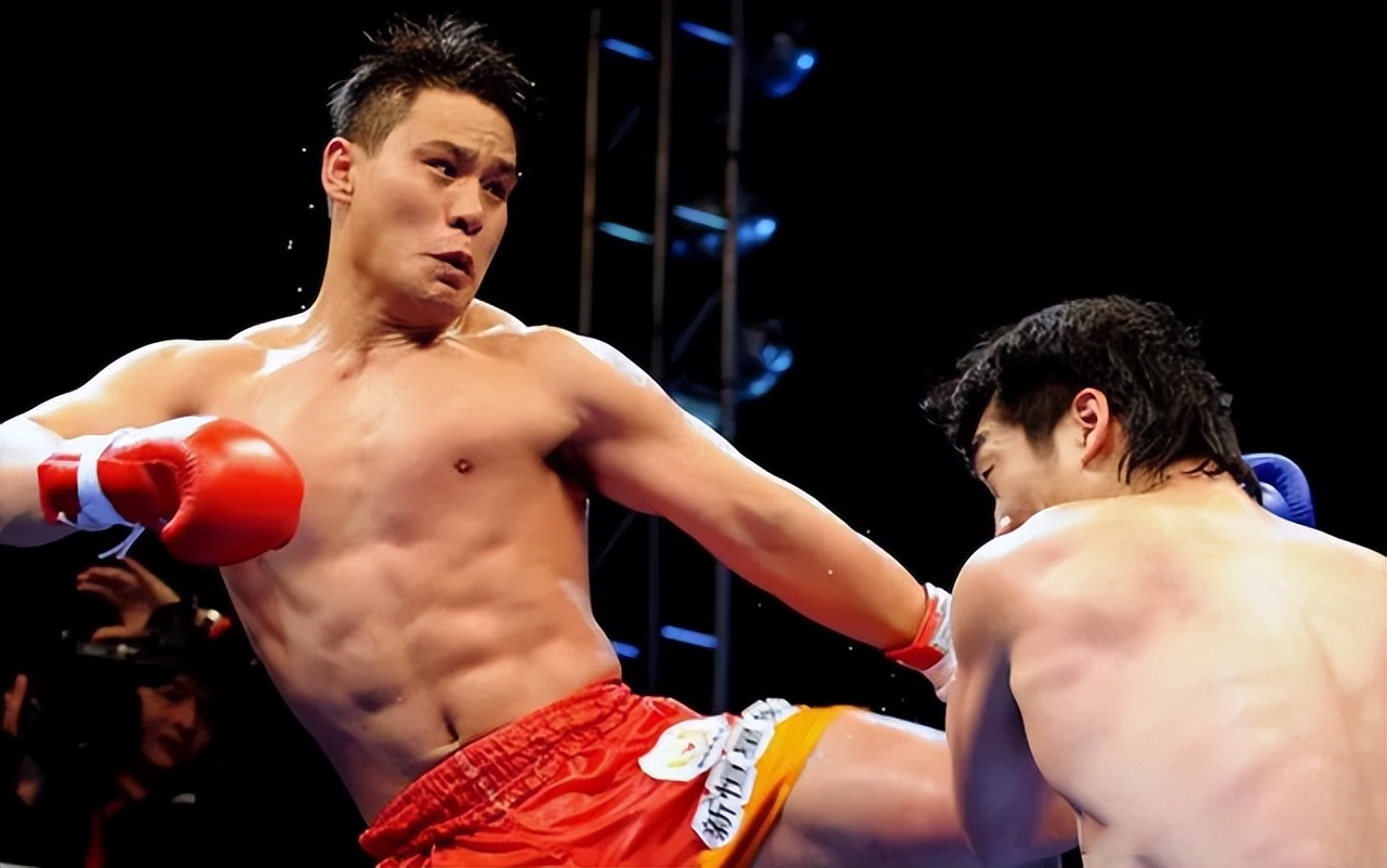 Chinese Sanda King Liu Hailong crushed Thailand's undefeated boxing champion, forcing the ...