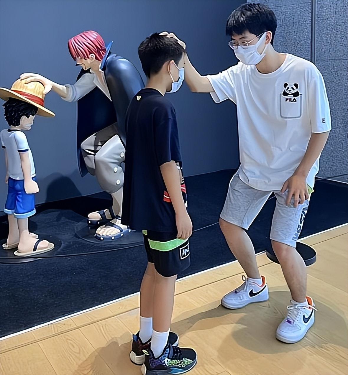 Li Fei's mother and Du Xiaohua are connected live, encouraging each ...