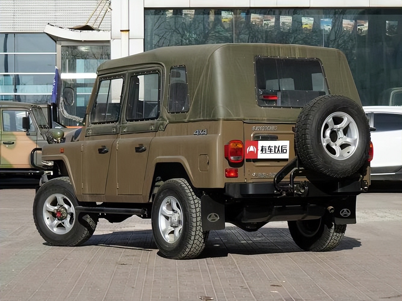 The new BJ212 is exposed, retaining the classic front face design, with a more refined ...