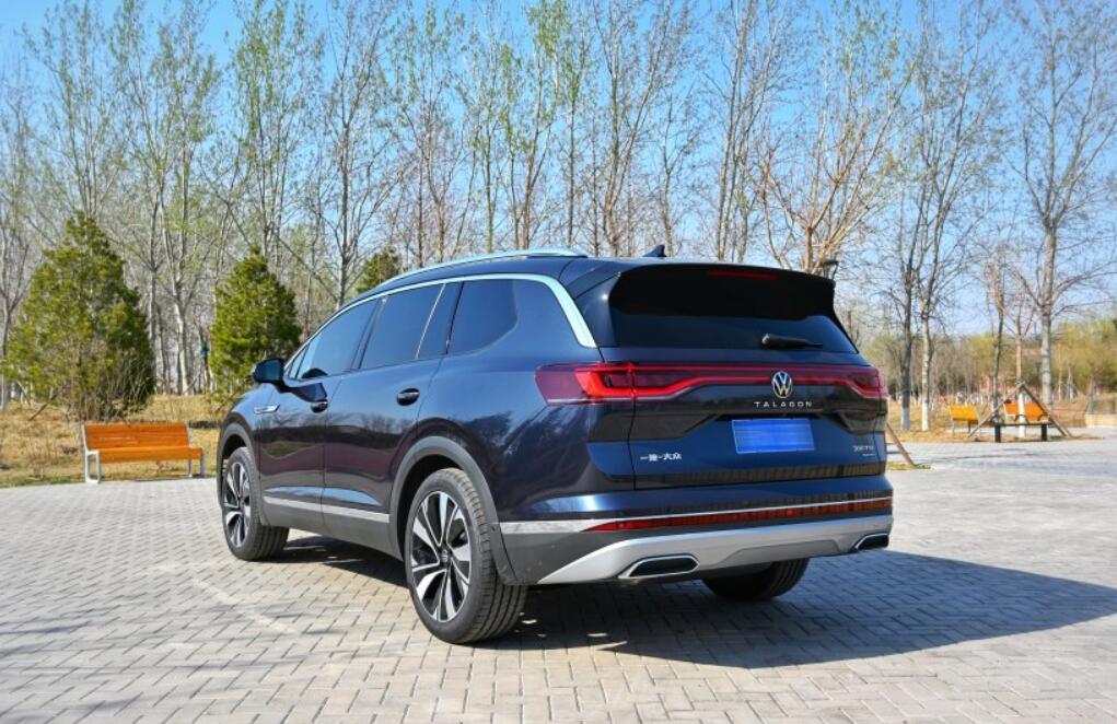 Flagship class rivaling luxury models - iMedia