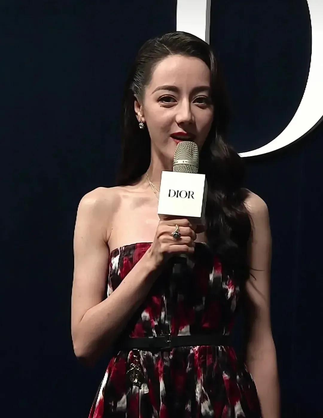 Face-to-face patting Reba: Thin skin is sallow and dull, and the face ...