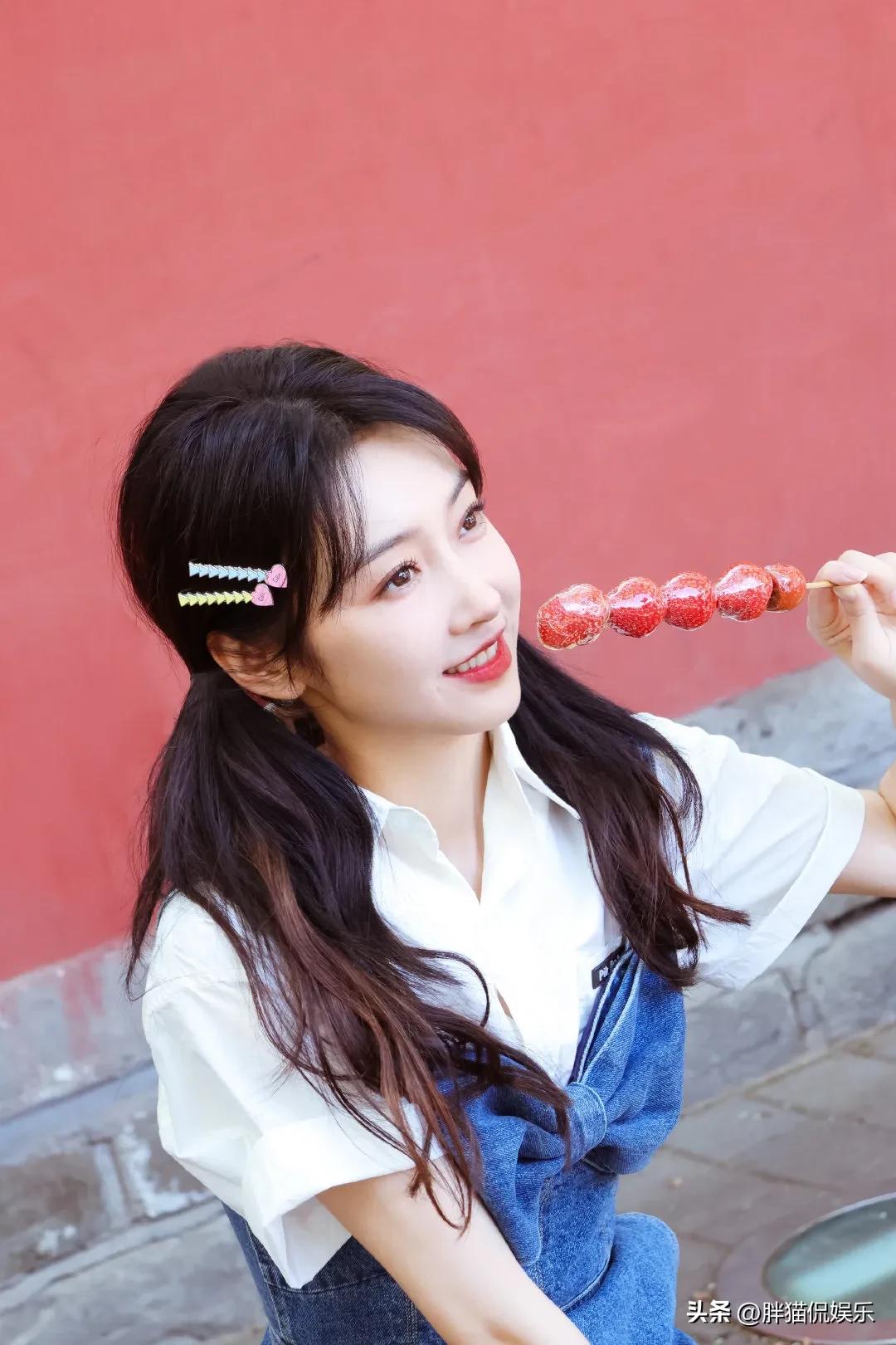 Xuan Lu can still maintain a girly look, just like the school belle in ...