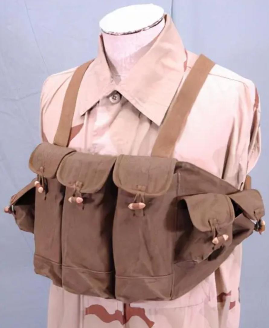 The Chinese Type 56 magazine carrying bag is simple and crude, but very ...