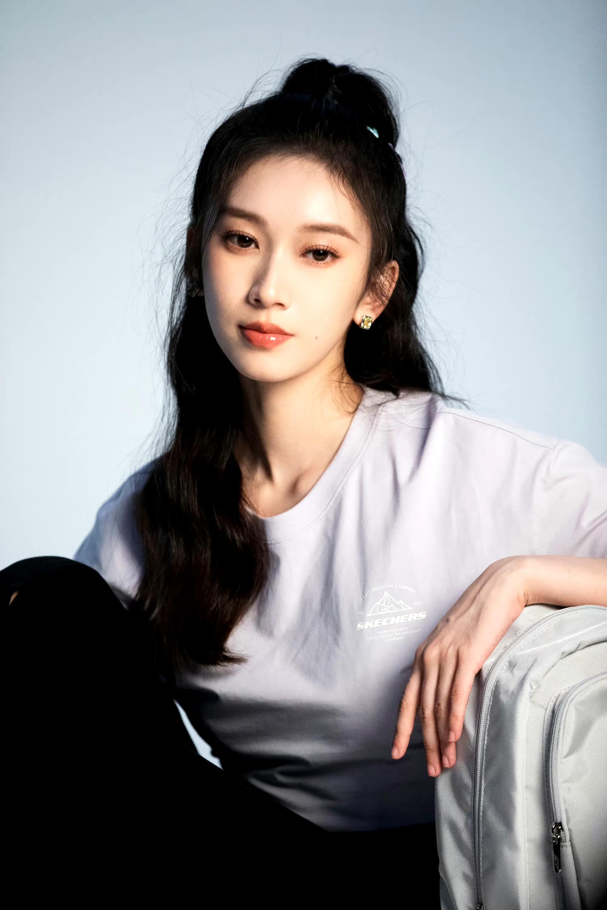 Liu Lingzi's beautiful picture - iNEWS