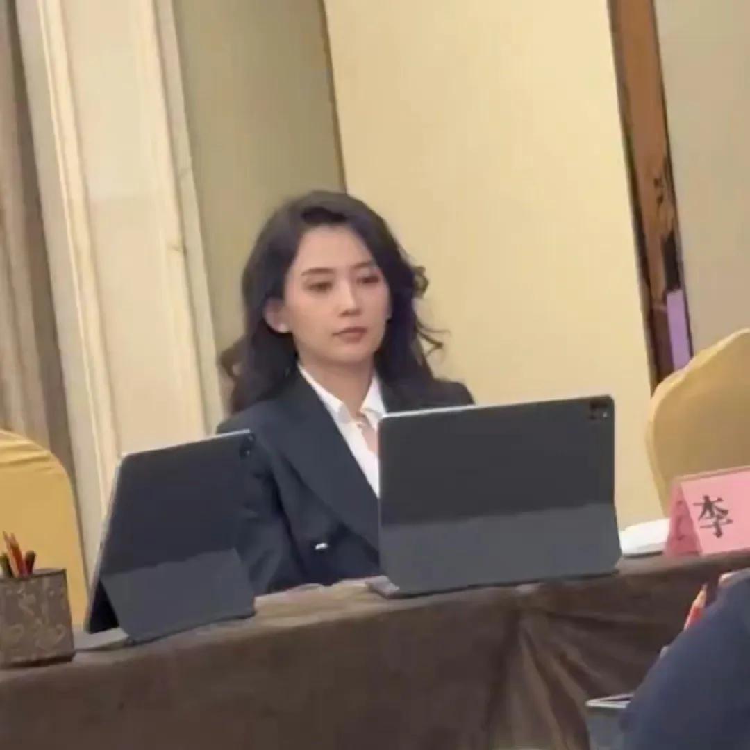 Li Qiao in Xinjiang is on fire, imitating Gao Qilan or the eldest ...