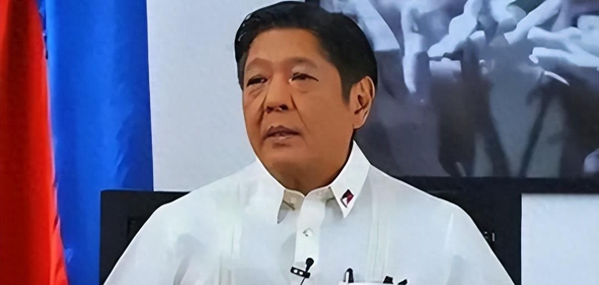 The Philippines finally dispatched its navy. Sure enough, the Chinese ...
