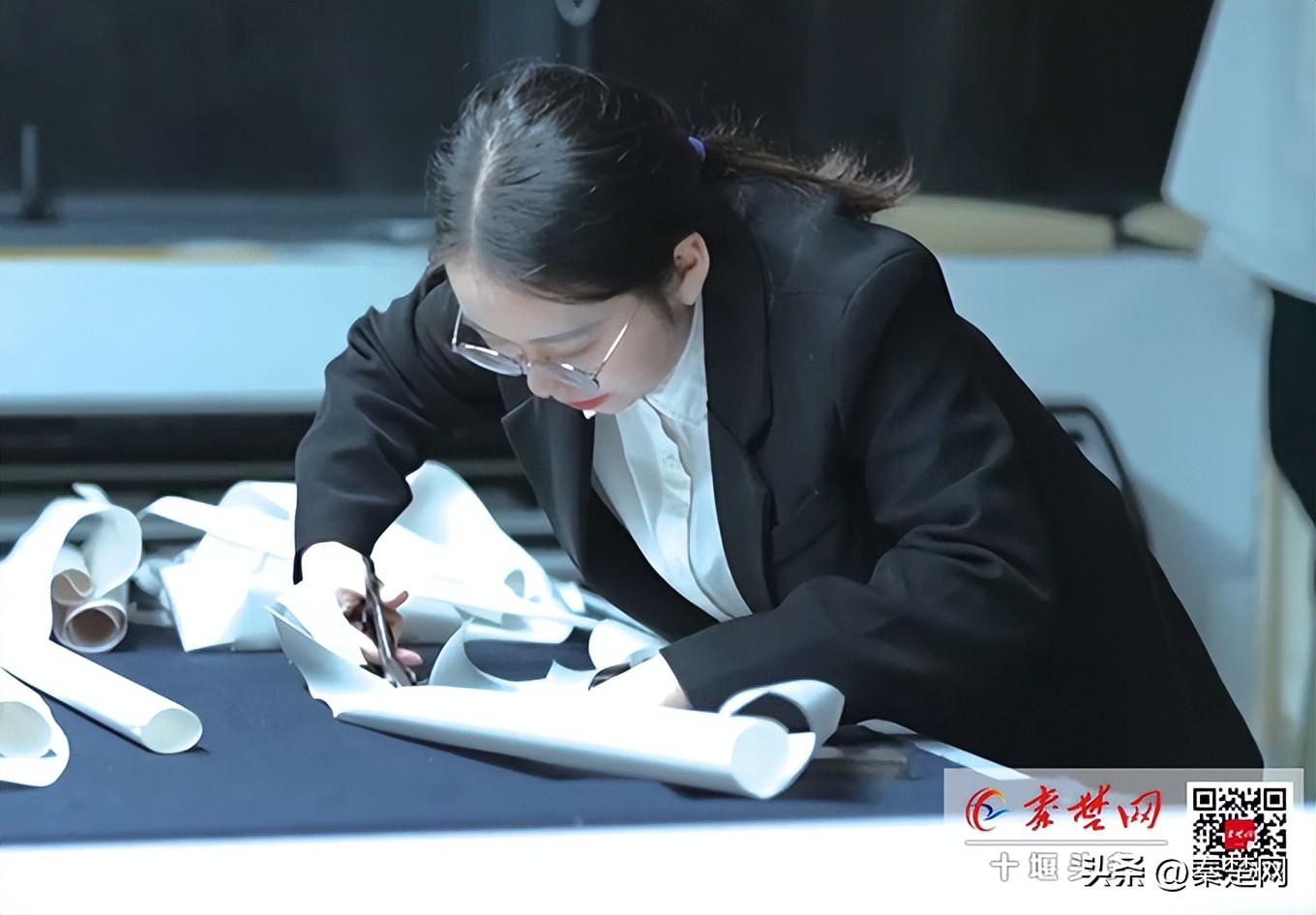 From a baby in the mountains to a fashion designer, Wu Yusu, a 24-year ...