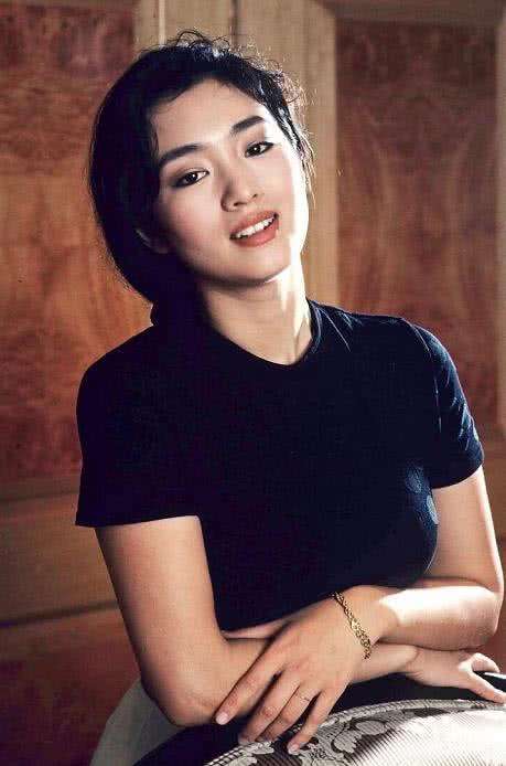 Gong Li: How beautiful was it when you were young?On the red carpet ...