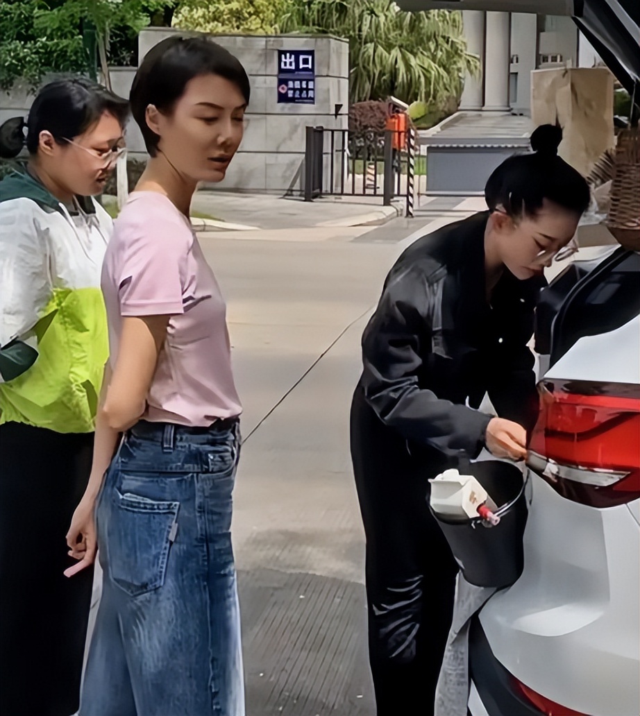 A recent photo of 43-year-old Che Xiao! Hitting the face of Sanxingdui ...