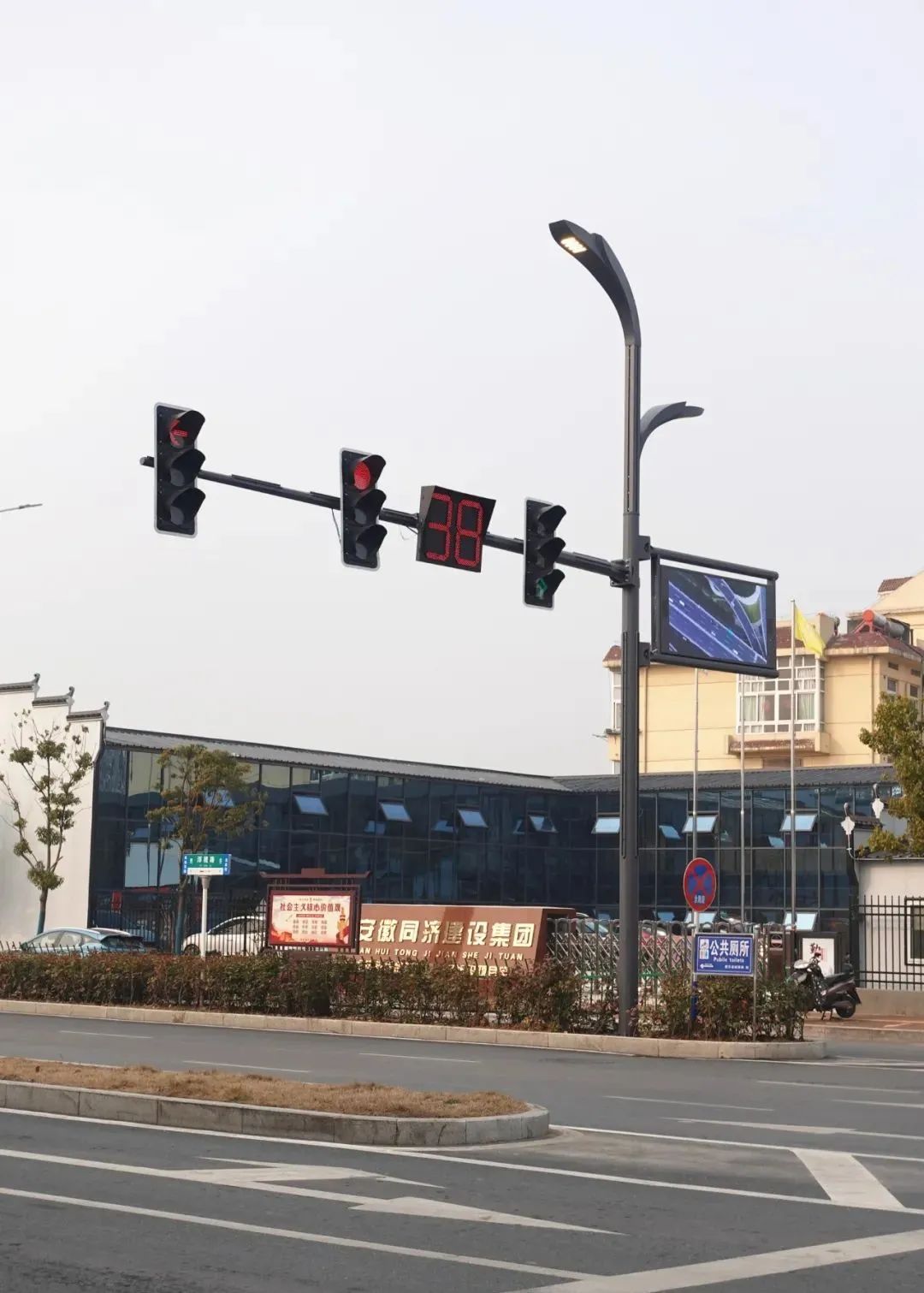 What is the significance of 5G + smart light poles for smart city ...