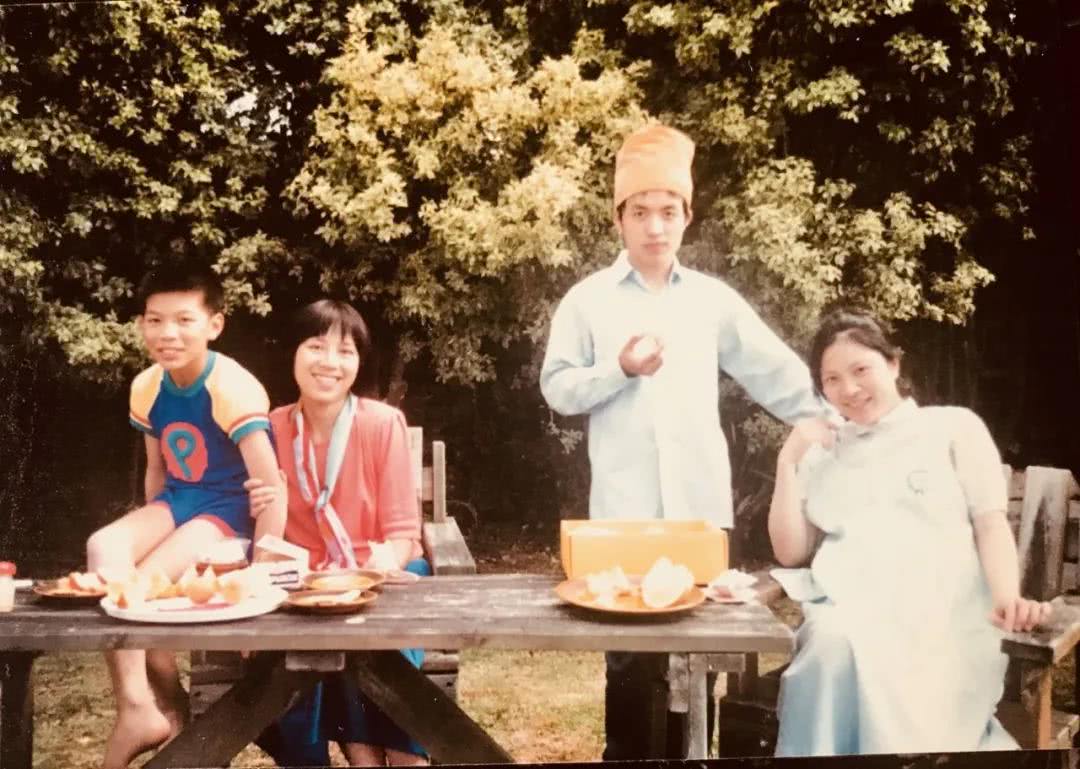 The poet Gu Cheng committed suicide after killing his wife. His lover ...
