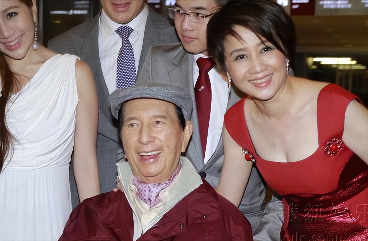 Angie Liang, the fourth wife of the gambling king Stanley Ho, who is 39 ...