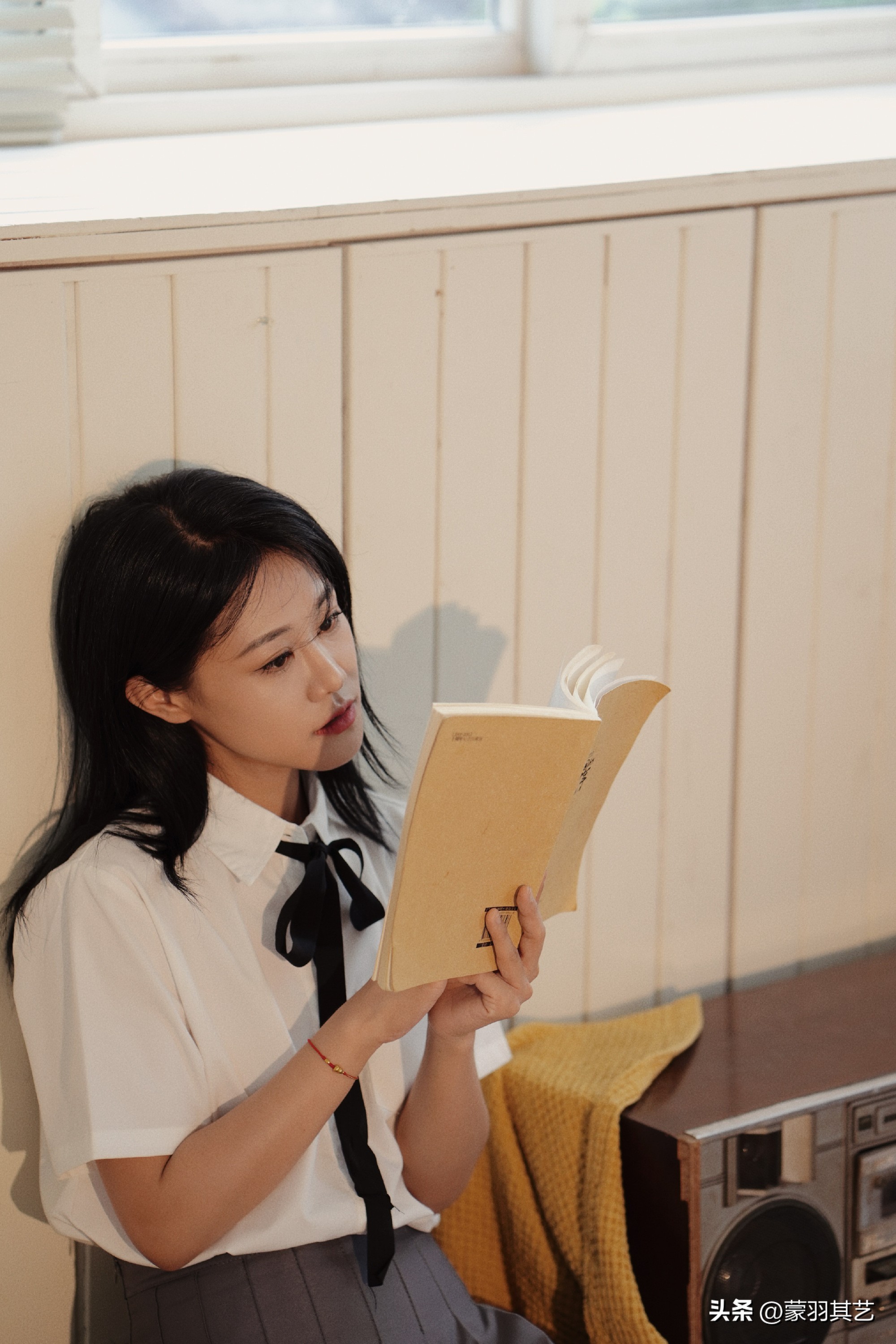 The bar sang 40 songs a night, singing until the vocal cords ruptured ...