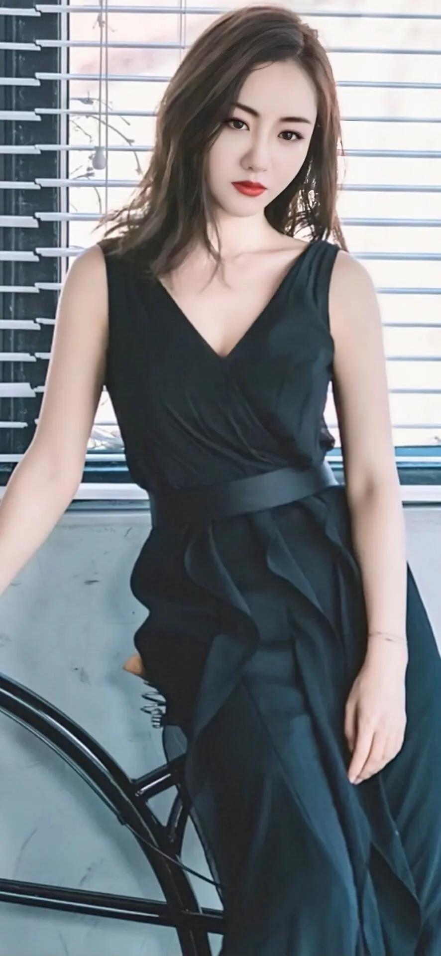 Yang Rong, a beautiful Yunnan girl - iNEWS