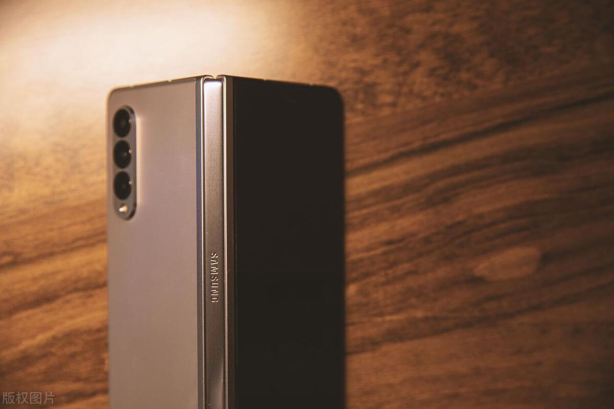 Domestic folding screen mobile phones have been forced to bid farewell ...