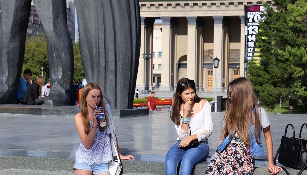 Russia actually has a total of 26 autonomous republics, but there are 4 ...