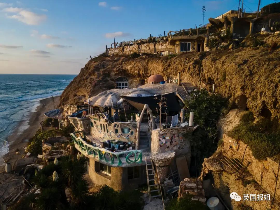 A man spent 50 years chiseling out a fantasy castle on a seaside cliff ...