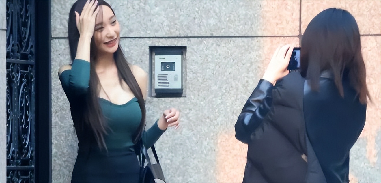 Gao Lingfeng's daughter shows off her 170 cm hot legs! Happy Together in Absolute Realm Bi ...