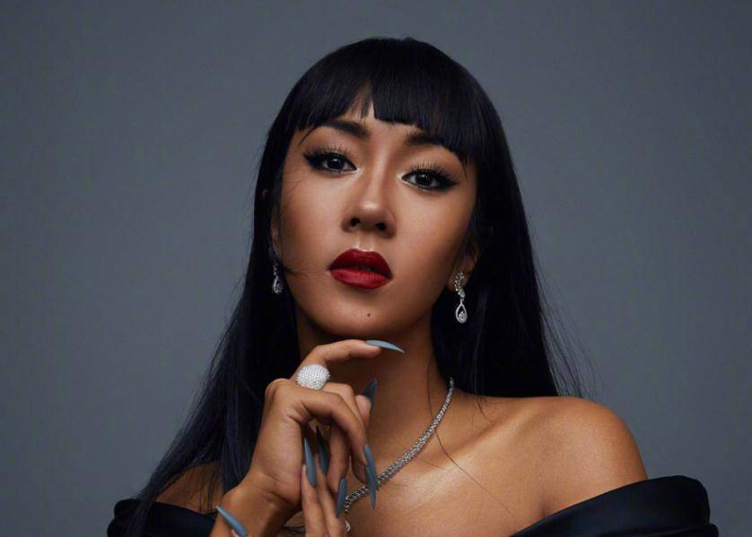 Jike Junyi was revealed to be in a new relationship, and he drank a ...