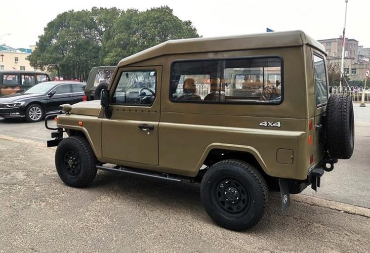 Beijing 212 three-door long-axis version real car exposure, wheelbase ...