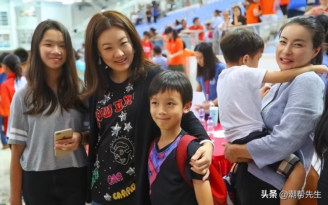 Guo Jingjing and Fu Mingxia are rarely in the same frame. Both ...