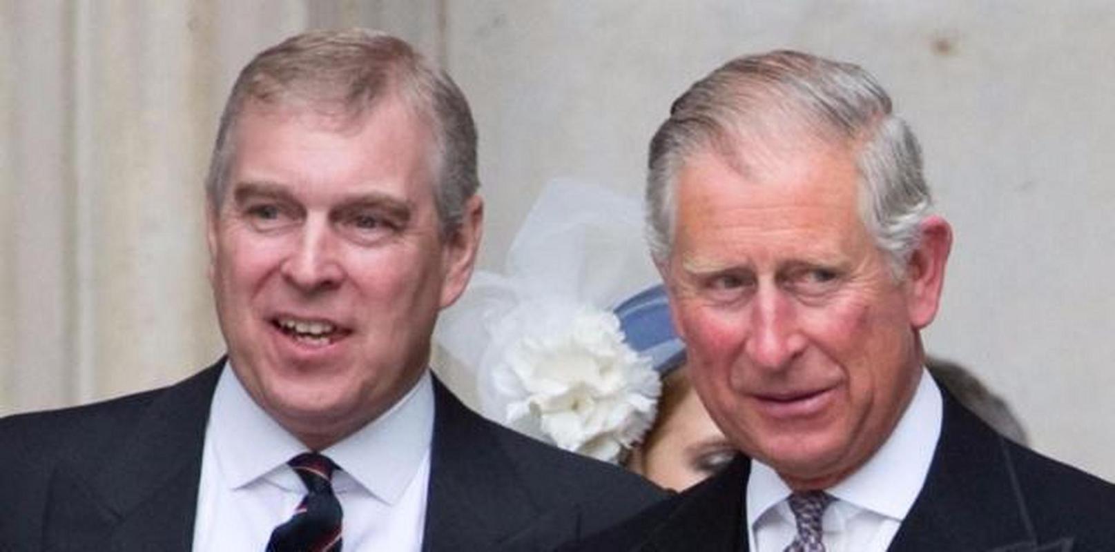 Prince Andrew and Charles shake hands, Prince Harry remains an outsider ...