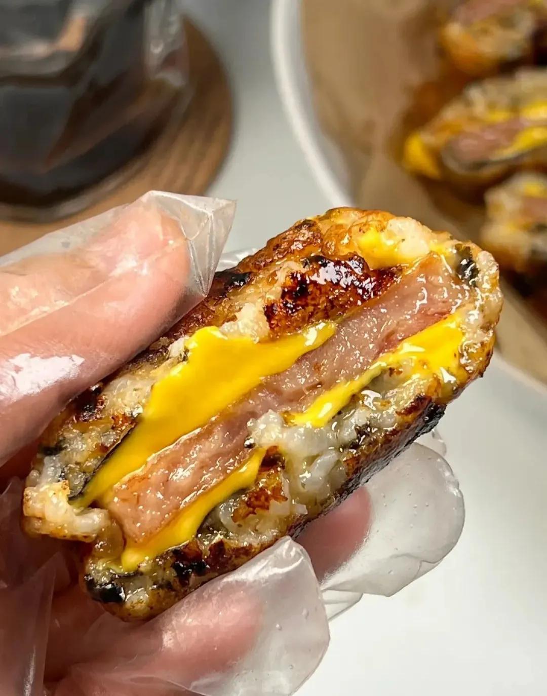 The latest practice of teriyaki cheese luncheon meat rice balls - iNEWS