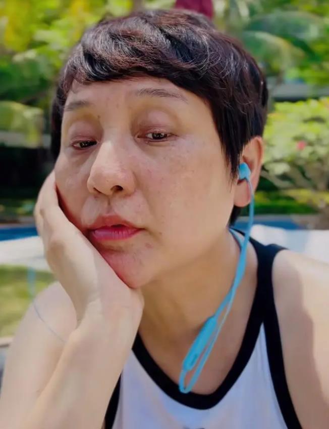 "Huang Rong" Kong Lin rarely took a recent photo, her cheeks were ...